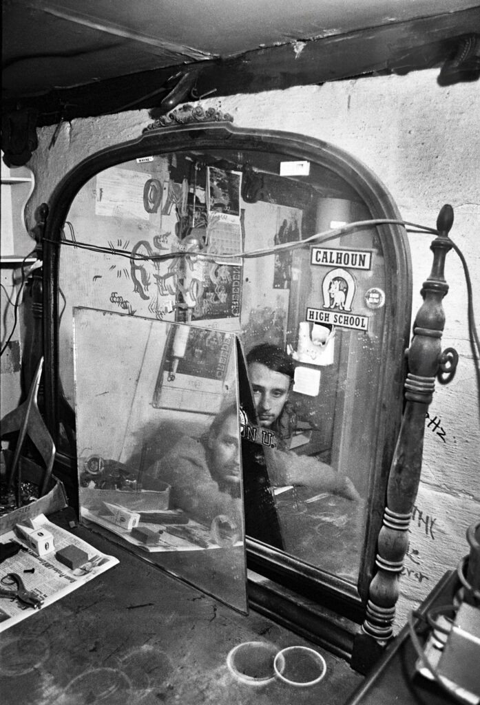 Vaughn Mirror – Ken Farrell Photography